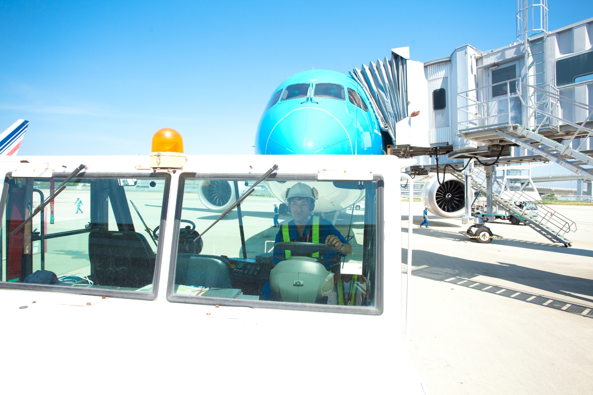 Ground handling work at Kansai Airport ♪ Full-time employees (AT ...