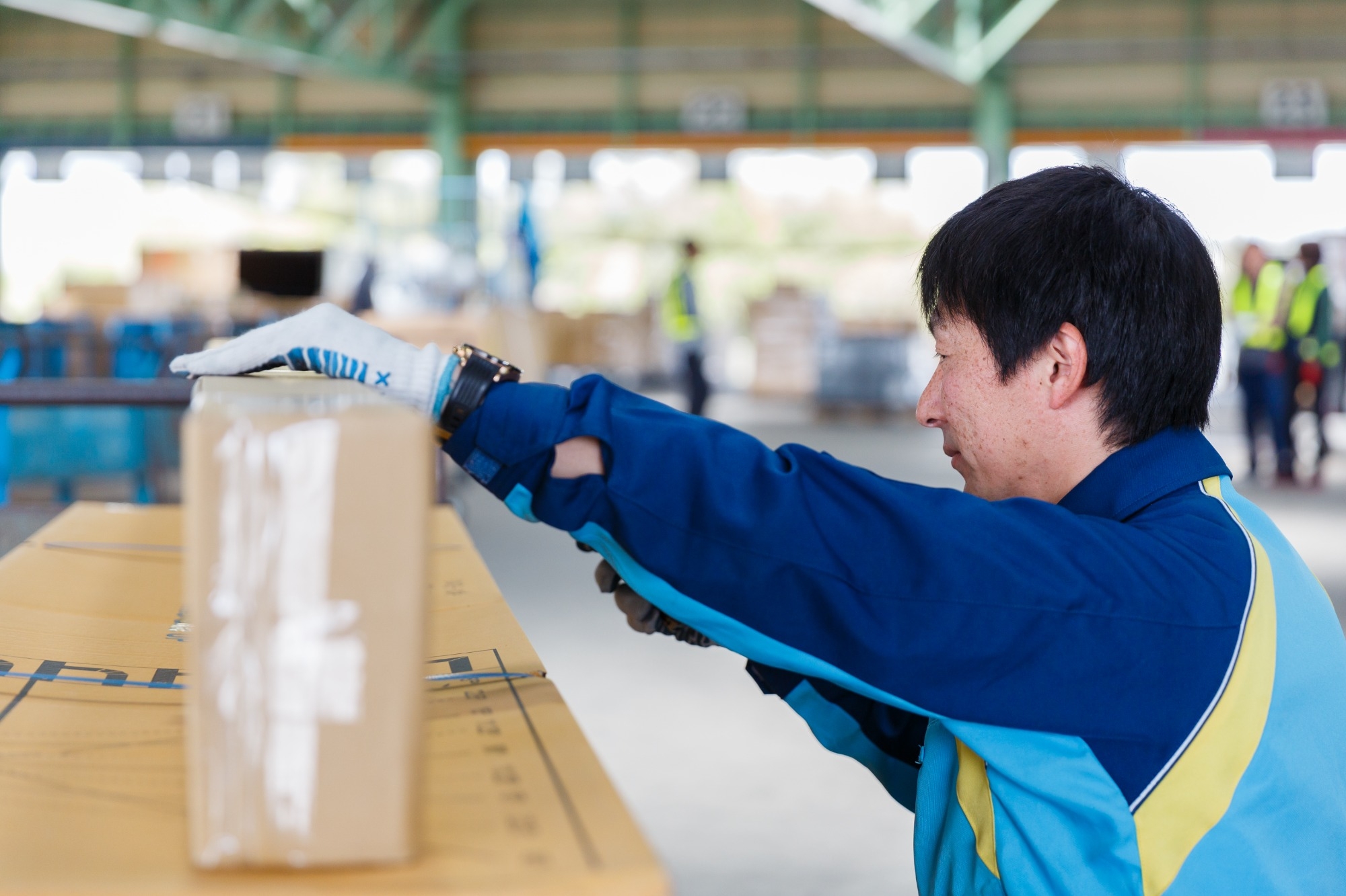 N4必須【福岡】倉庫内作業/賞与あり/業績好調企業で一緒に働きませんか?-久留米運送株式会社-福岡県資材搬入・荷揚げスタッフ-正社員 [YOLO JAPAN]